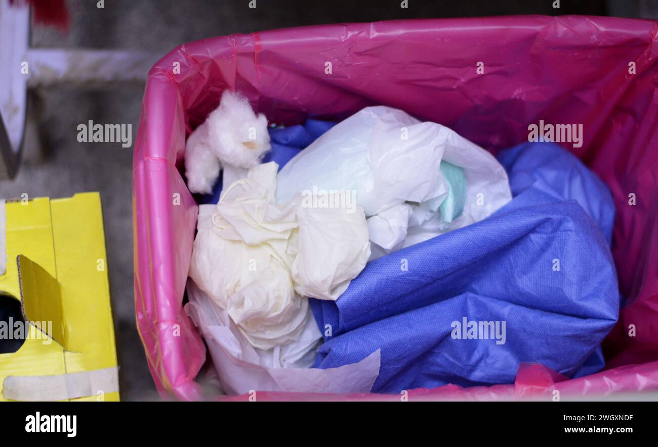 A safety box for medical waste of sharp needles and Biohazardous ...