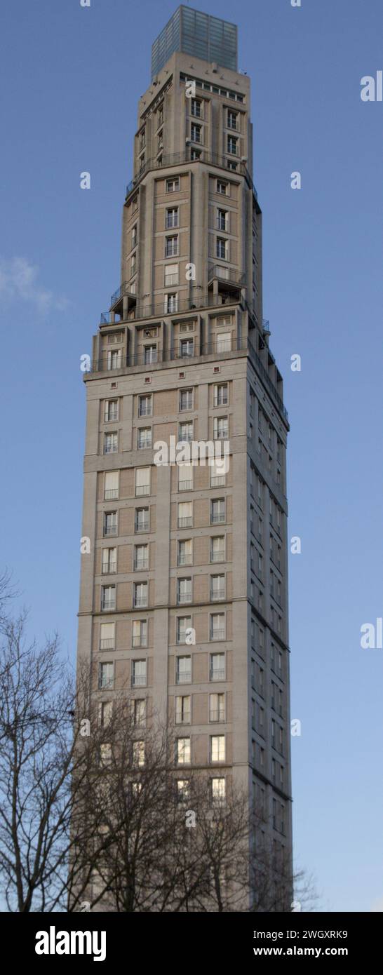Amiens - Tour Perret (1952 – 1960) conçue par Auguste Perret – Monument ...