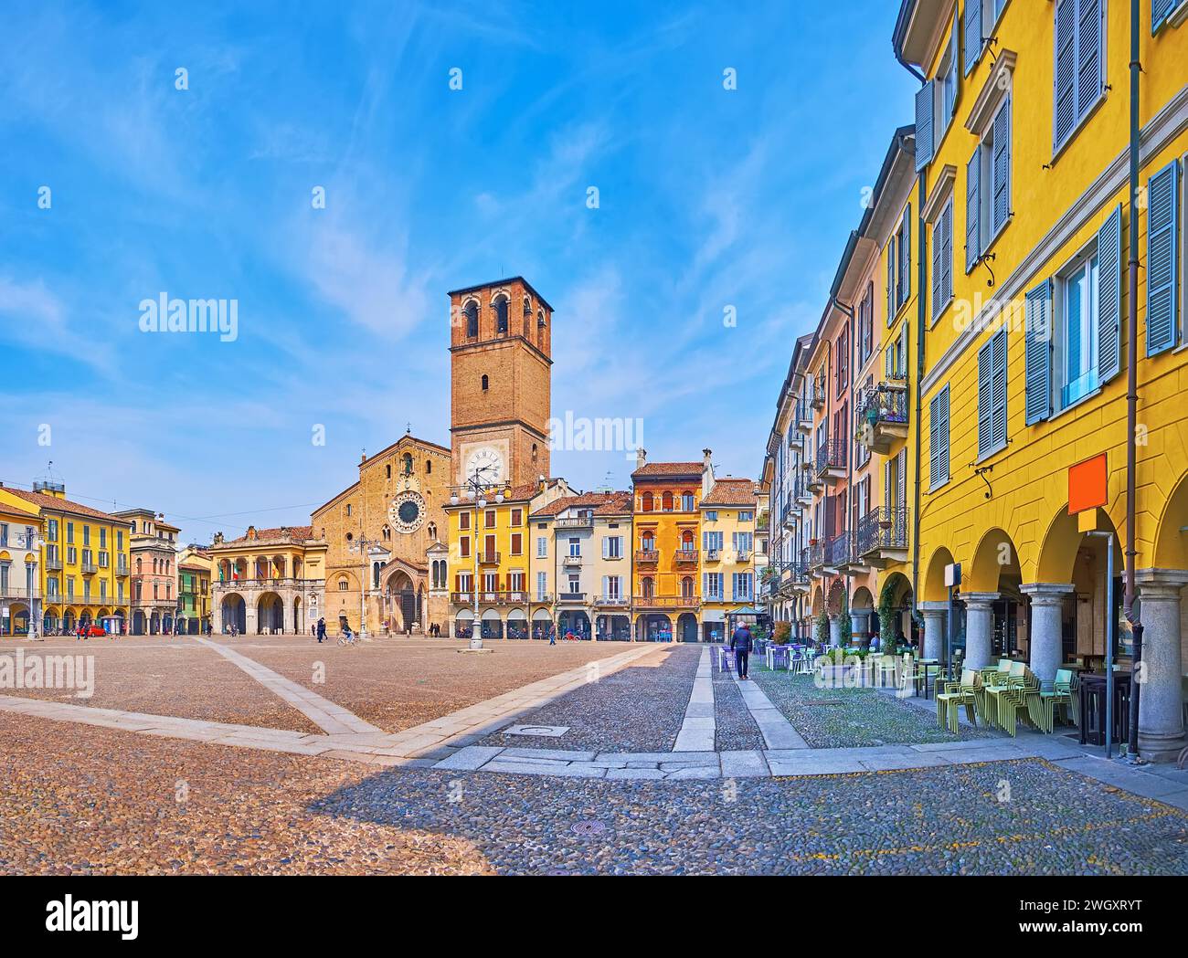 Lodi square hi-res stock photography and images - Alamy