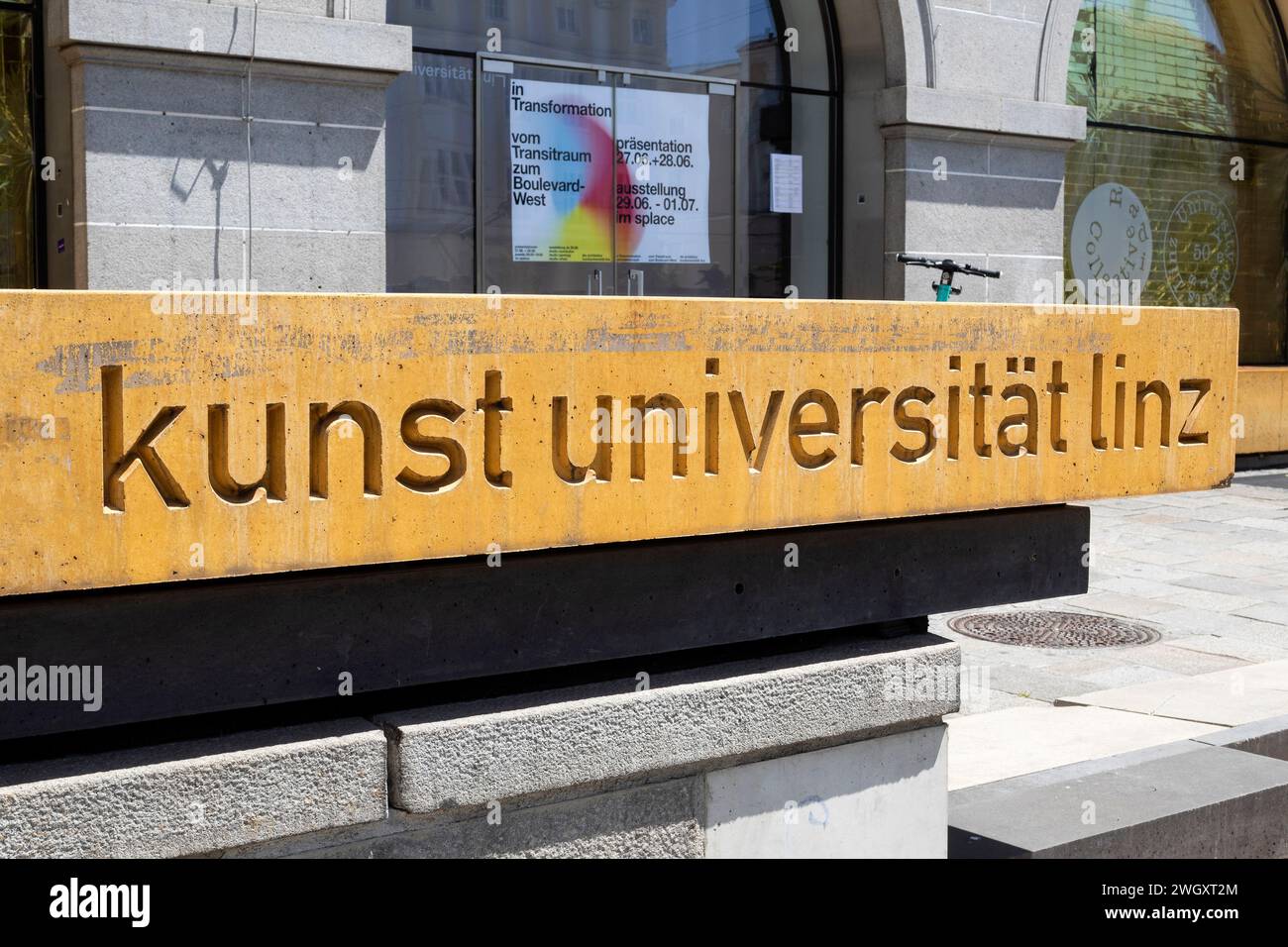 University linz hi-res stock photography and images - Alamy