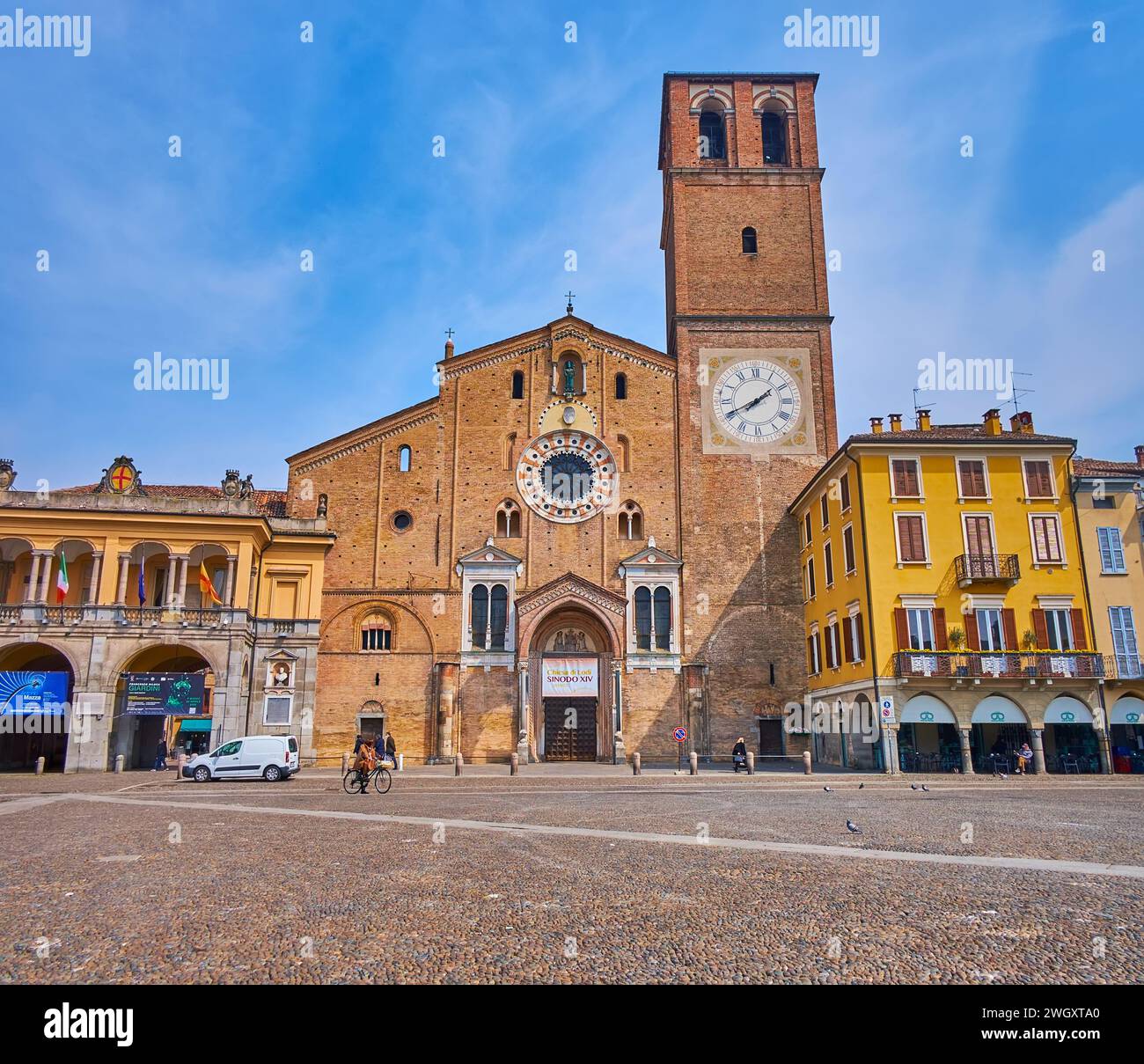 Lodi square hi-res stock photography and images - Alamy