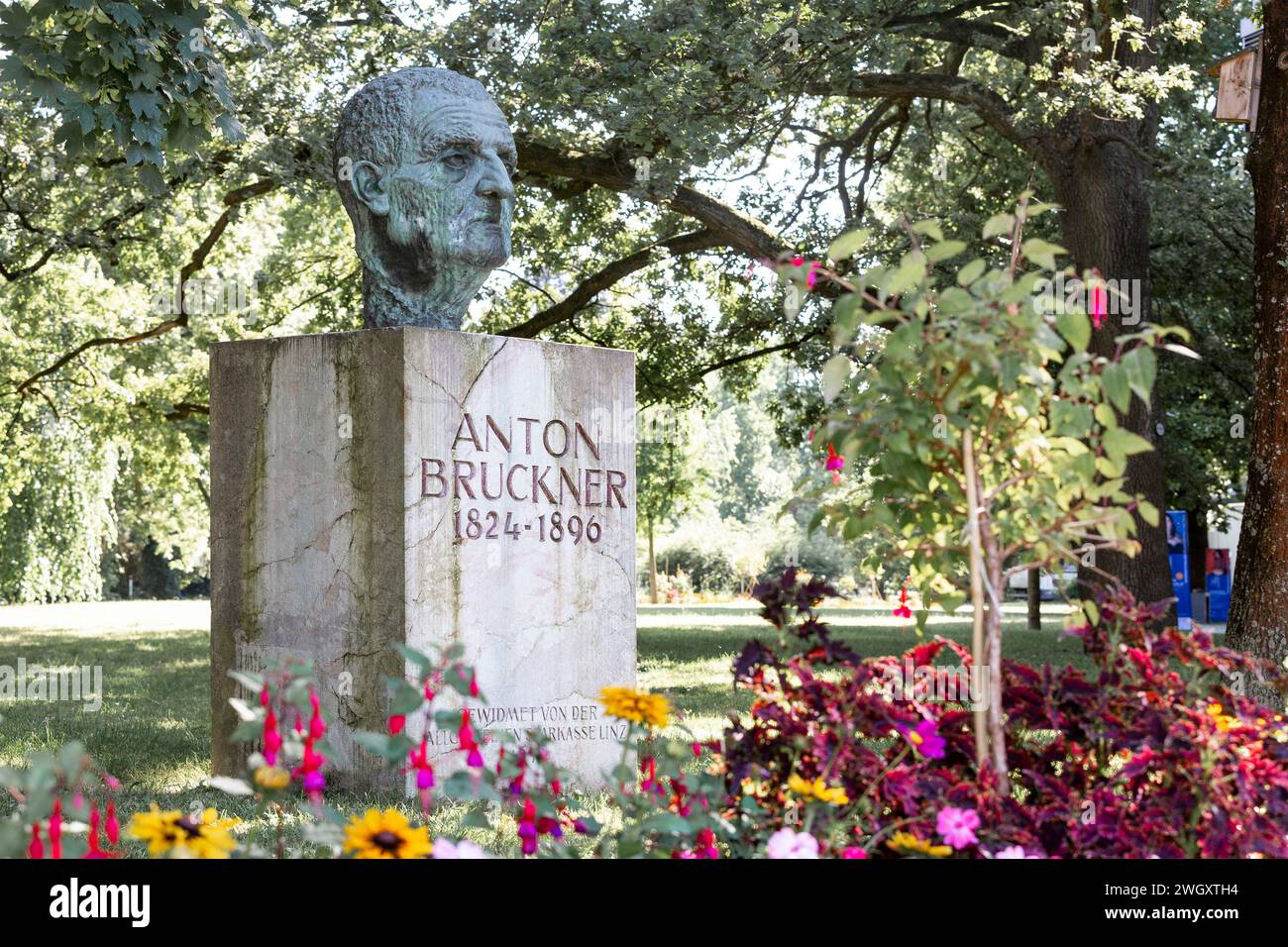 Anton Bruckner Monument, Linz OÖ, Austria Stock Photo - Alamy