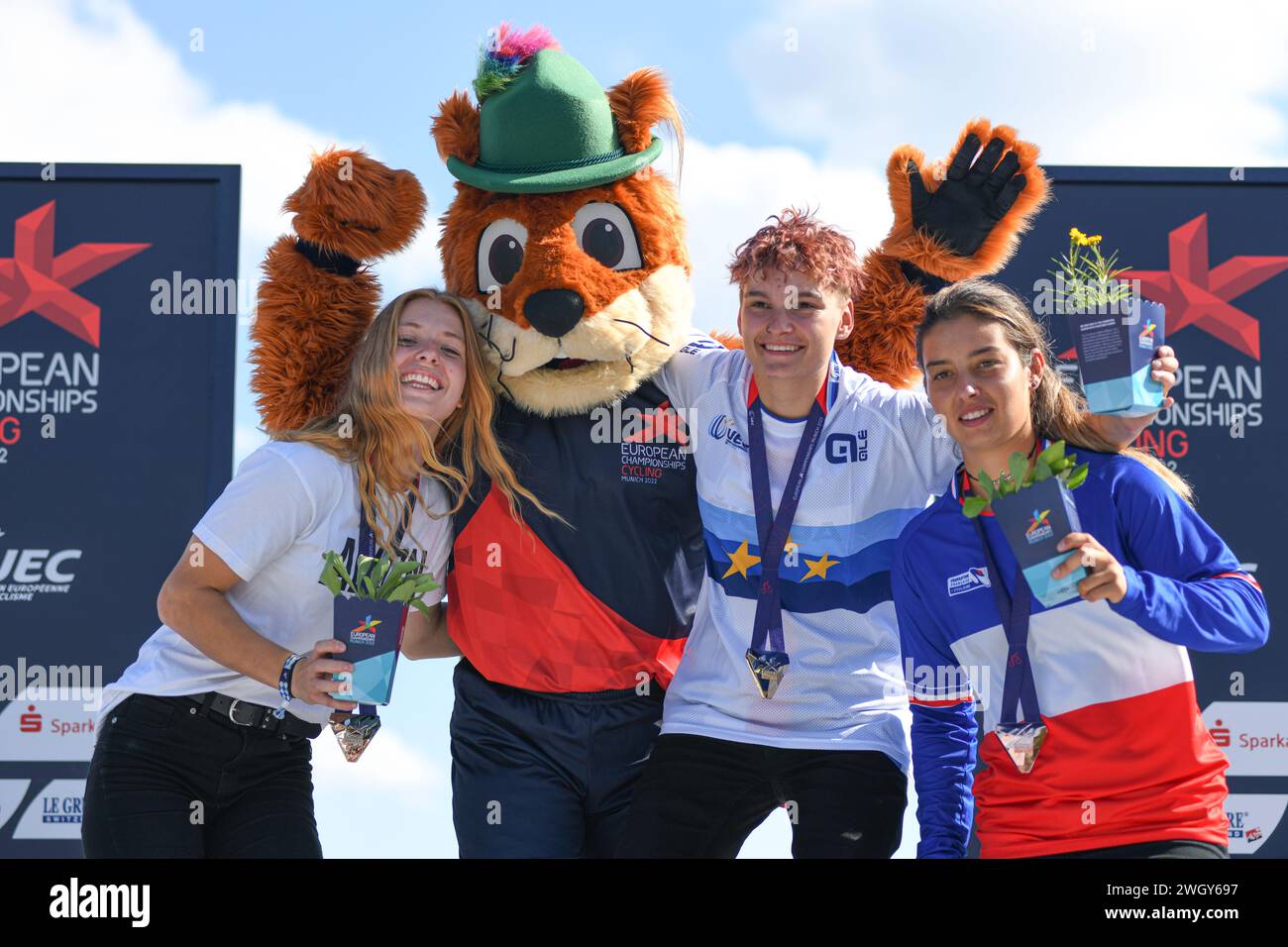 BMX Freestyle women: Iveta Miculycova (CZE, gold medal), Kim Muller ...