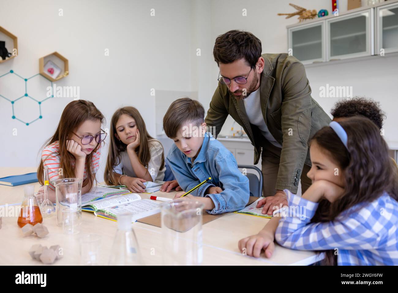 Boys discussion classroom hi-res stock photography and images - Alamy