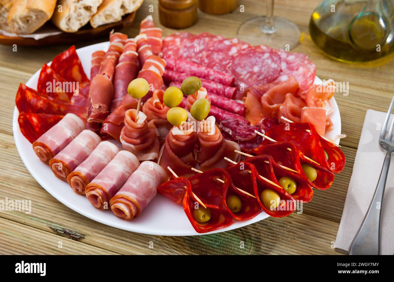 Spanish sausage sliced - chorizo, fuet, jamon, salami, bacon Stock ...