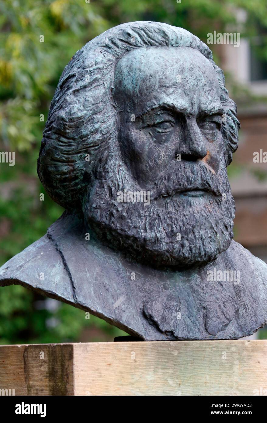 Statue de karl marx berlin hi-res stock photography and images - Alamy