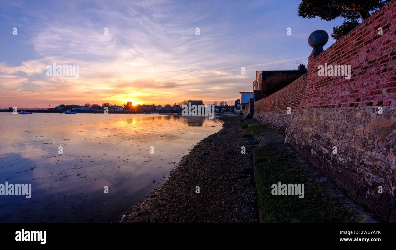 Emsworth harbour view hi-res stock photography and images - Alamy