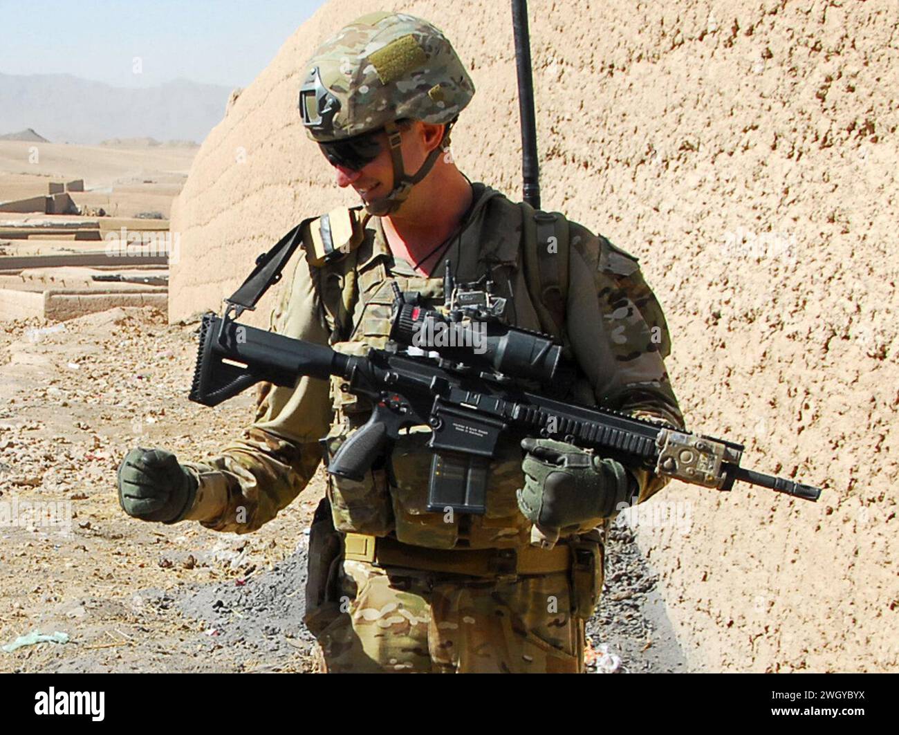 Australian soldier with a Heckler & Koch HK417 rifle in Afghanistan ...