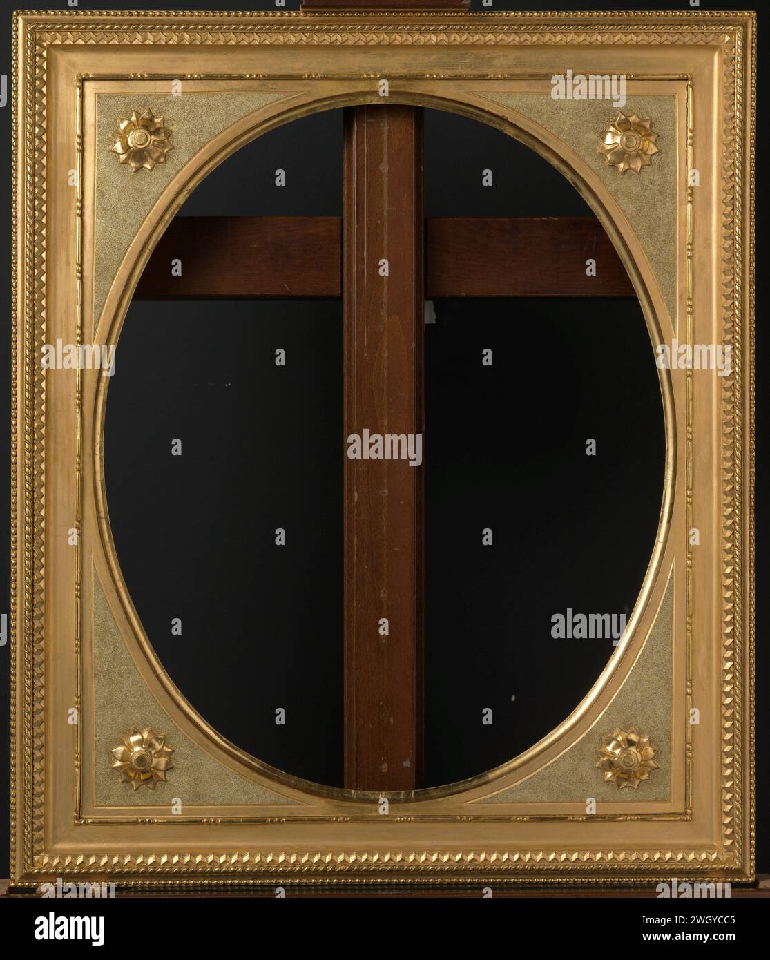 Rope oval frame hi-res stock photography and images - Alamy