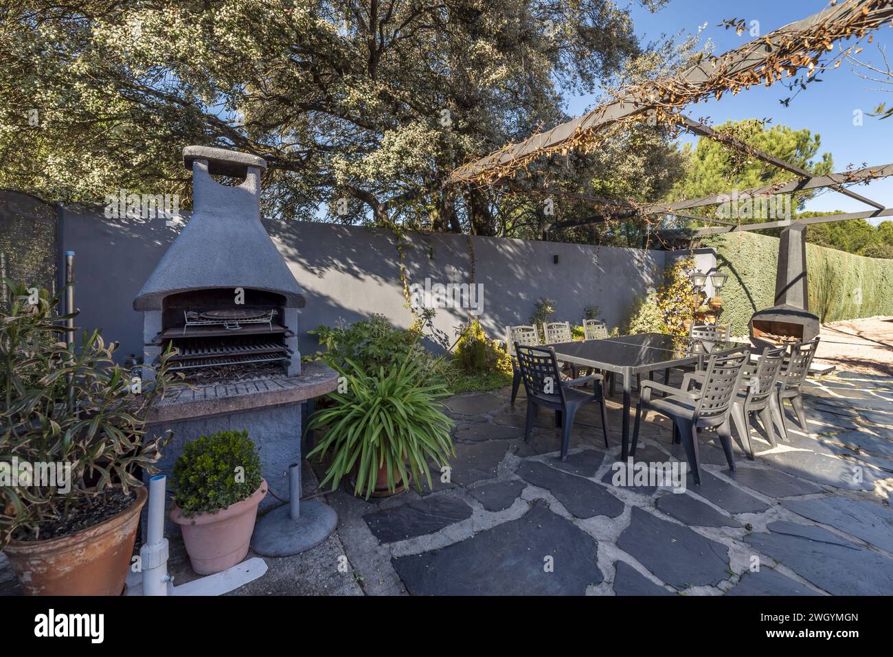 Bbq area garden hi-res stock photography and images - Alamy