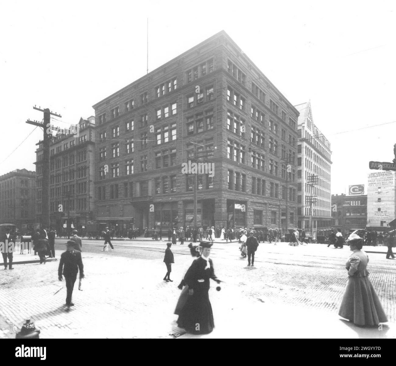 Bailey Building, at the southwest corner of 2nd Ave and Cherry St ...