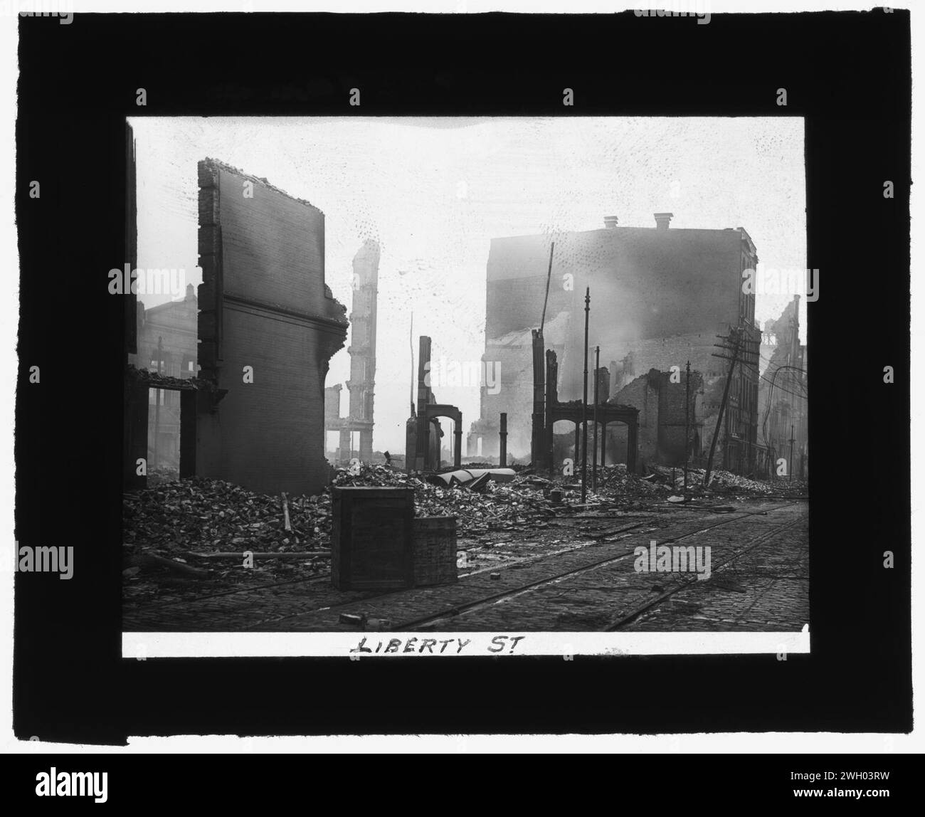 Baltimore fire, 1904) Liberty St Stock Photo - Alamy