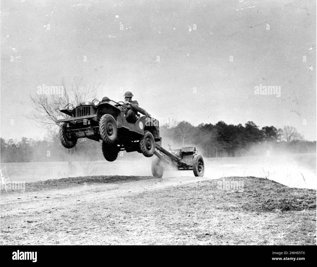 37mm gun hi-res stock photography and images - Alamy