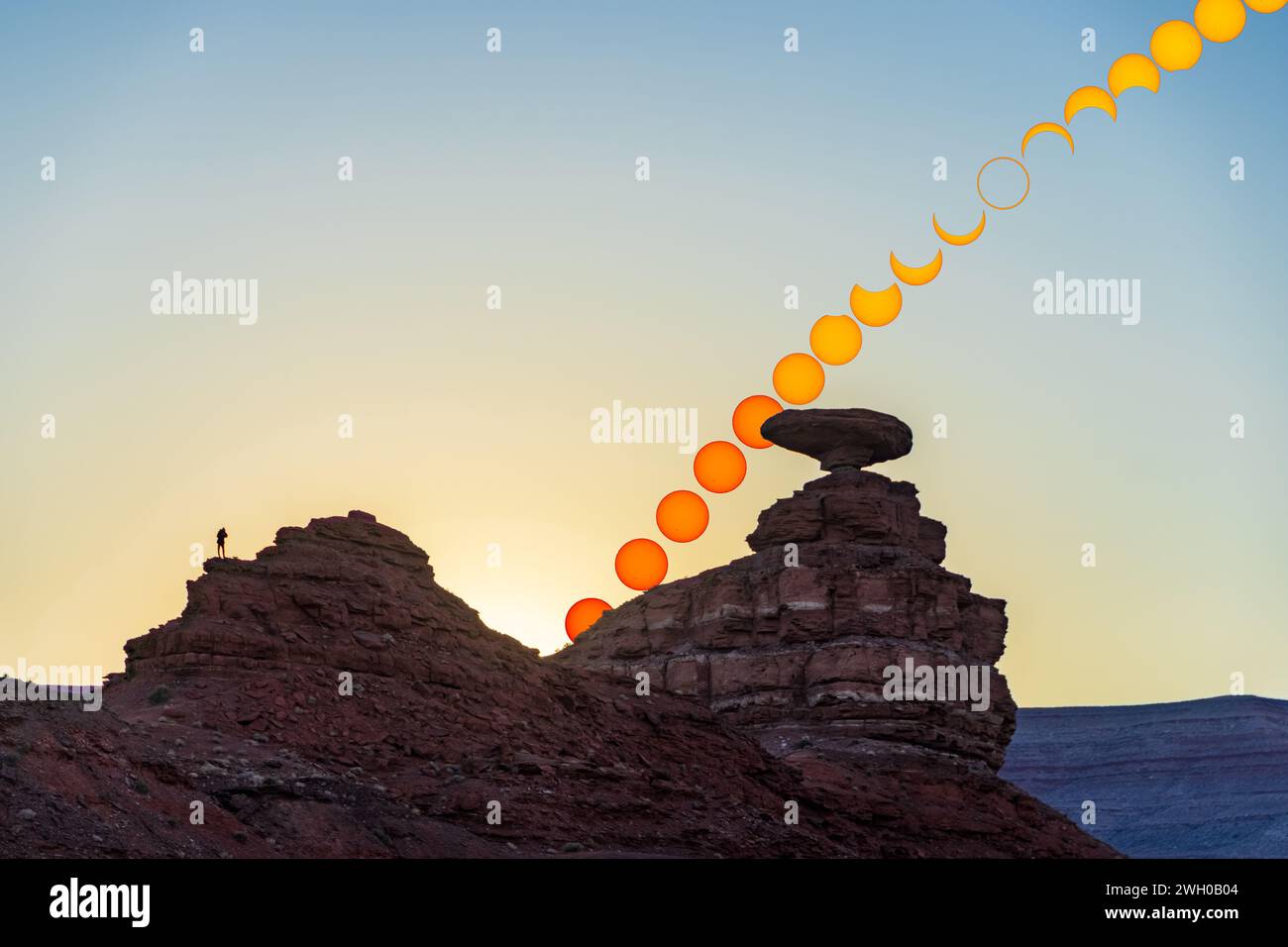 Ring of Fire 2023 Annular Solar Eclipse over Mexican Hat Rock in Southeast Utah Stock Photo - Alamy