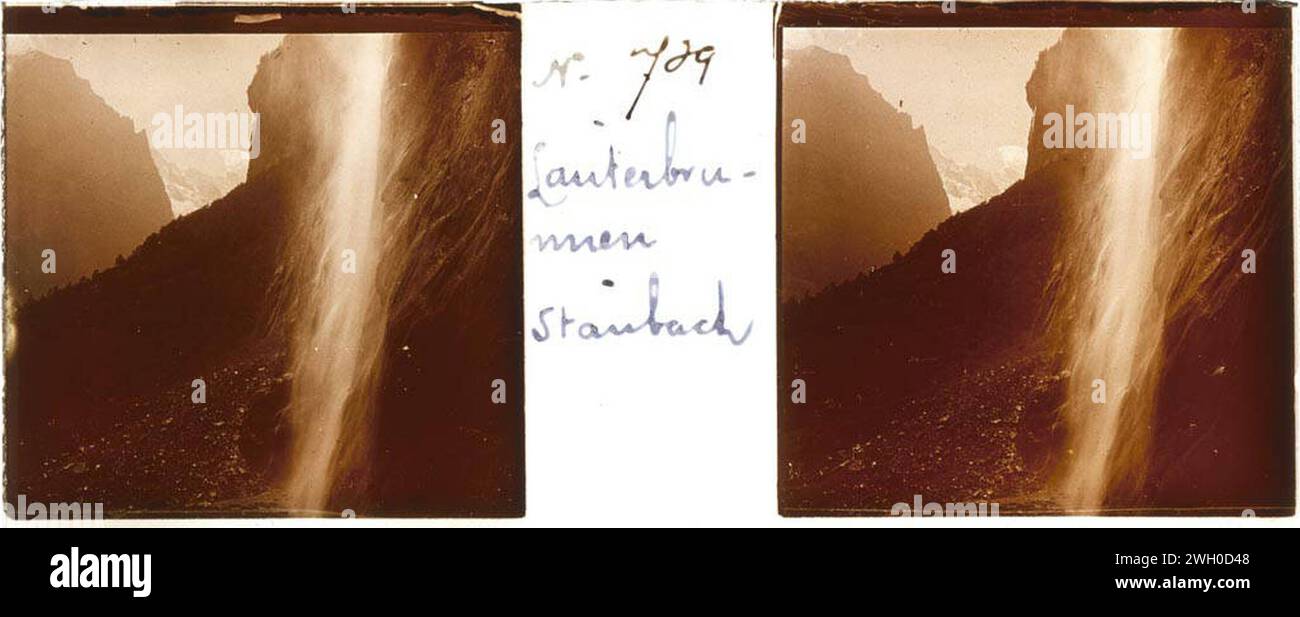 Base de la cascada de Satubbach (Staubbachfall Stock Photo - Alamy