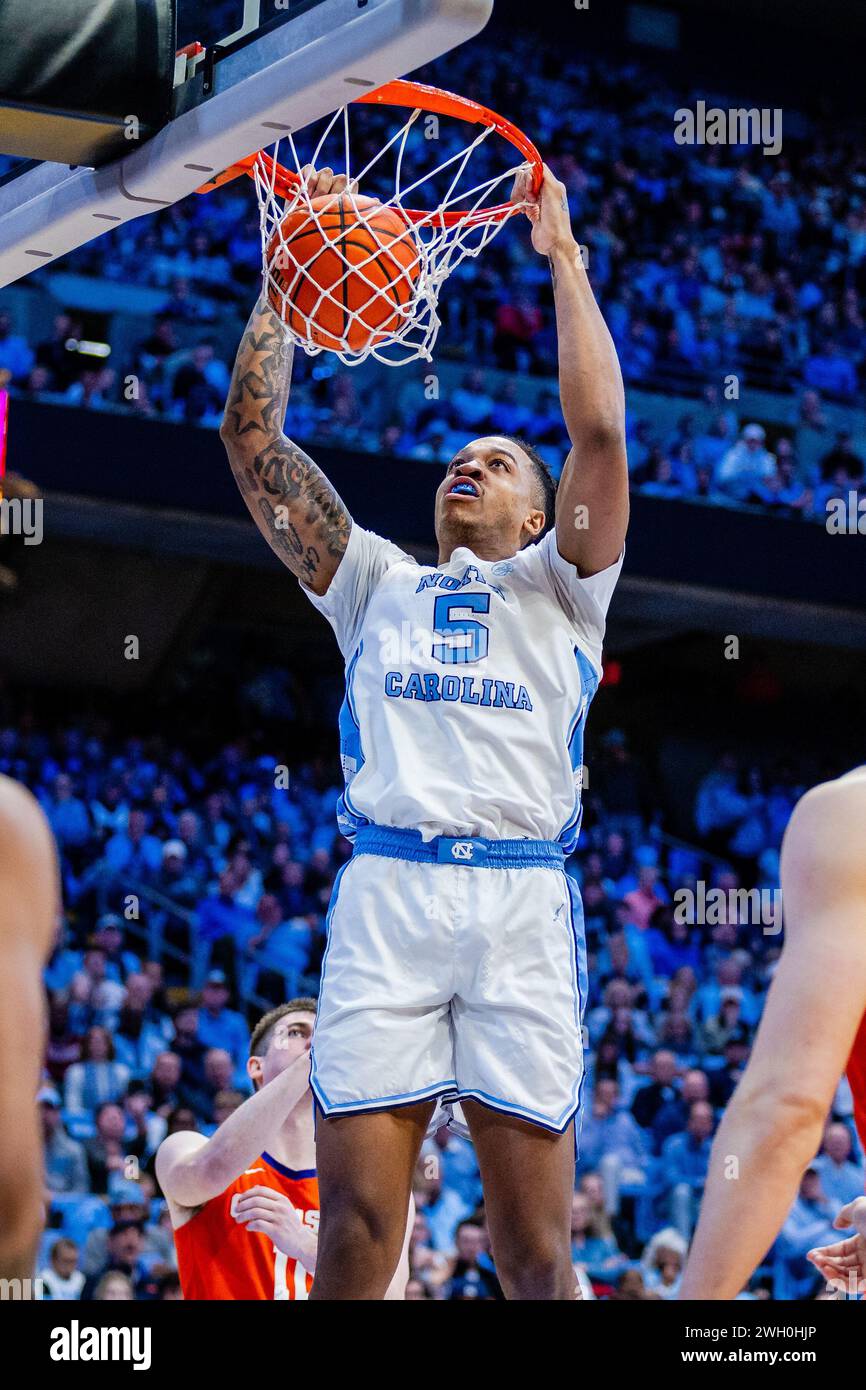 Chapel Hill, NC, USA. 6th Feb, 2024. North Carolina Tar Heels forward Armando Bacot (5) dunks ...