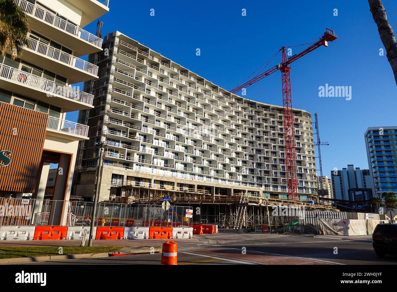 Hotel building under construction hi-res stock photography and images ...