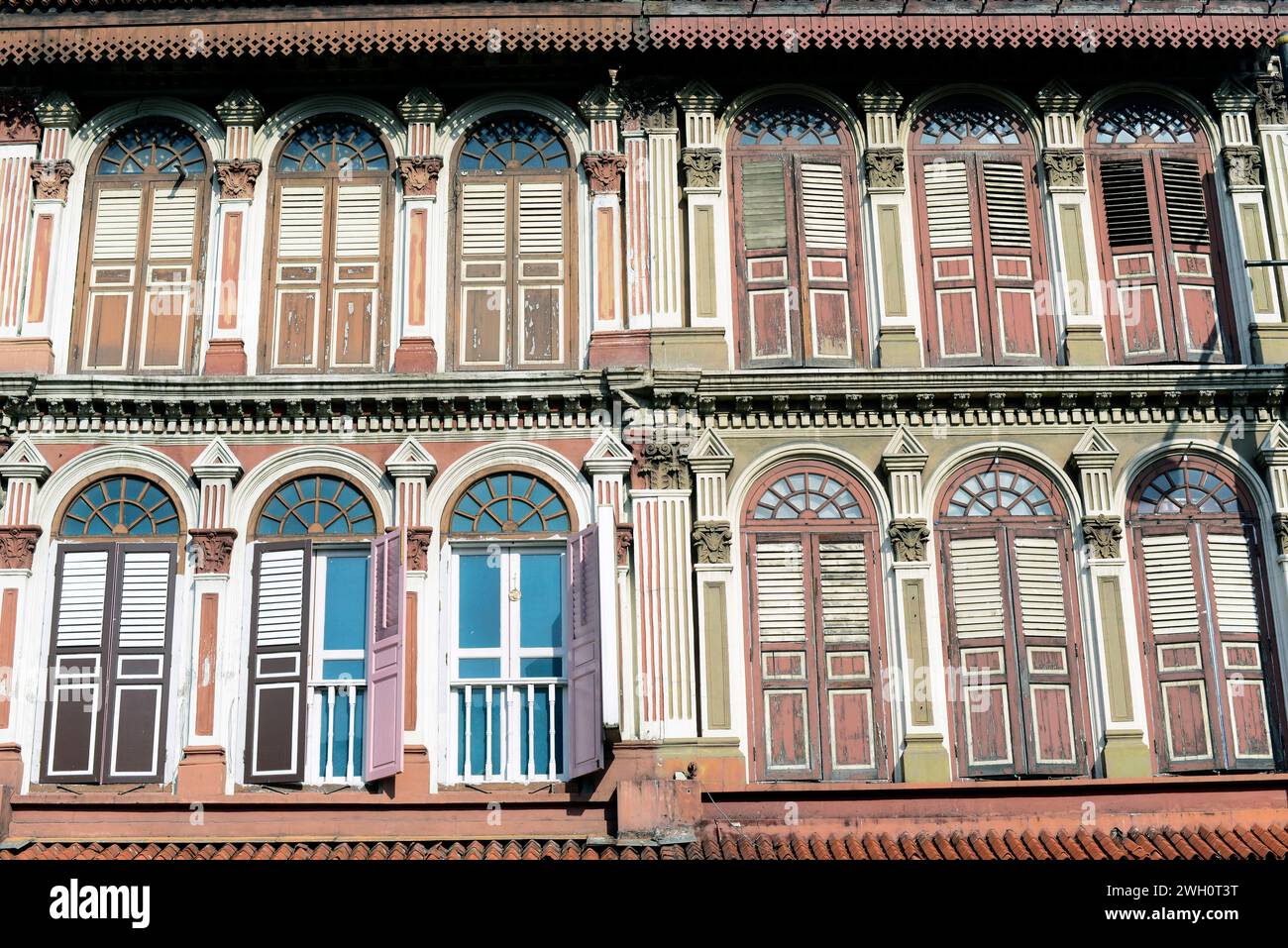 Colorful old buildings in Little India in Singapore Stock Photo - Alamy