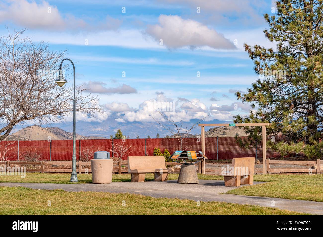 Place to rest and take a break in Weed California rest area Stock Photo ...
