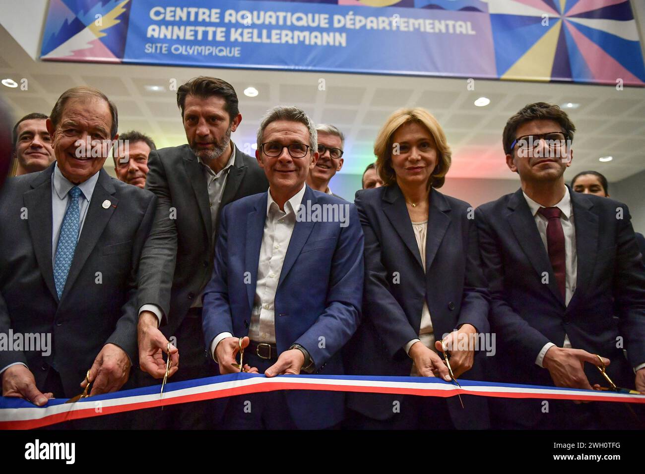 Paris, France. 06th Feb, 2024. (L to R) President of Metropole du Grand ...