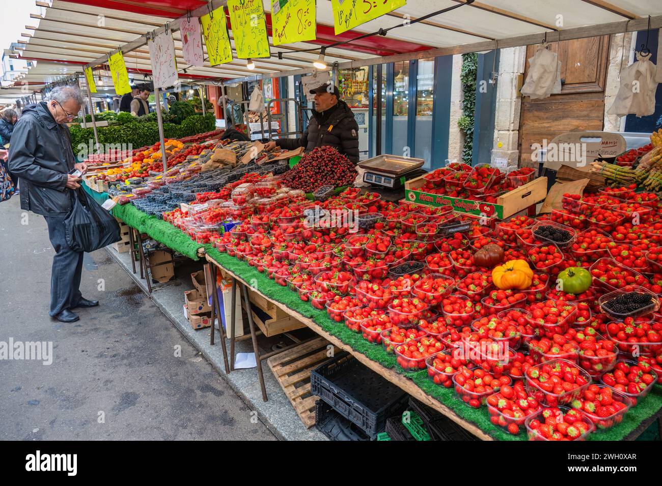 Paris, France - May 14, 2023: many tourist walking and shopping at ...