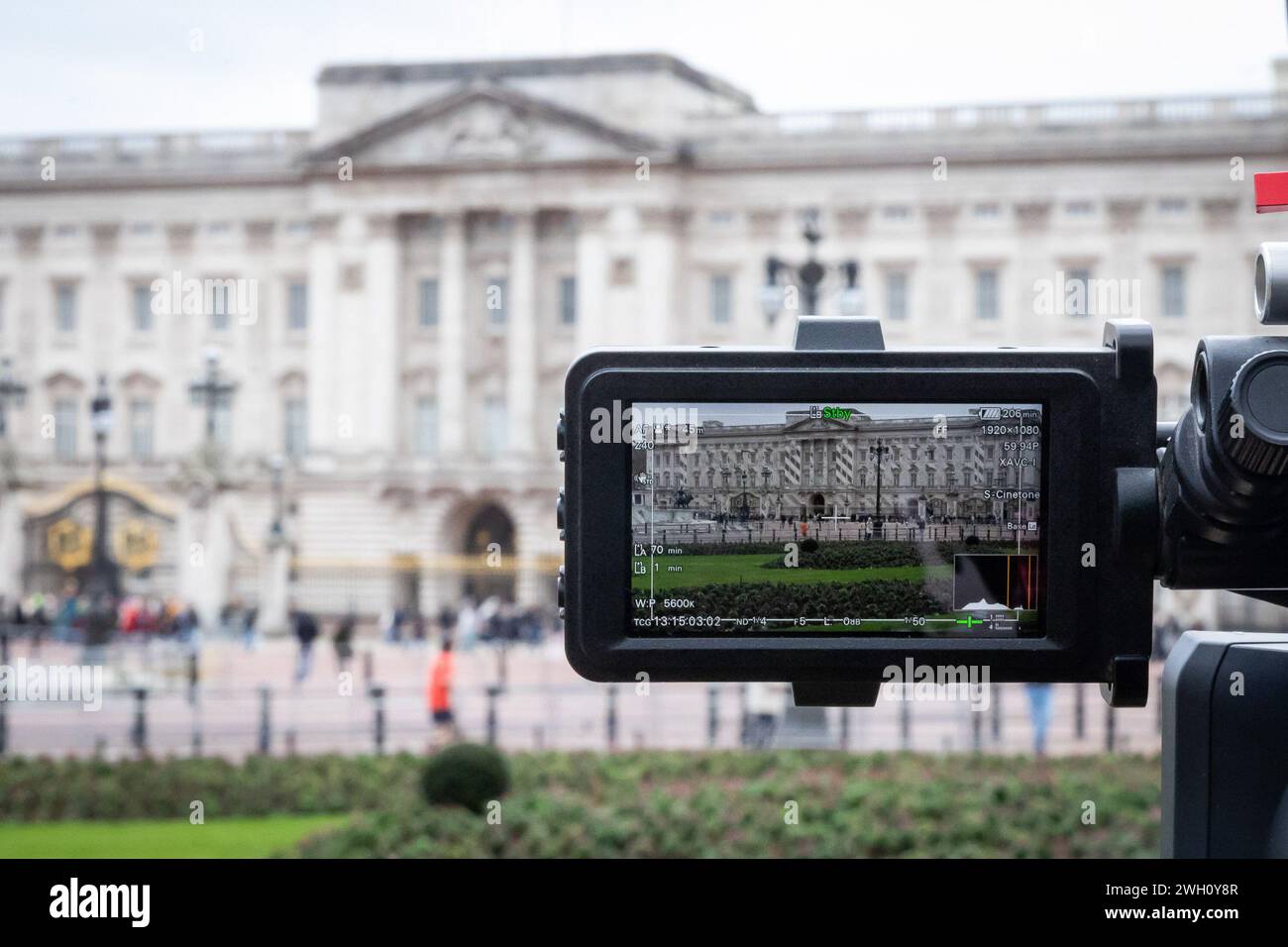 London, UK. 06th Feb, 2024. A TV camera shows a view of Buckingham ...
