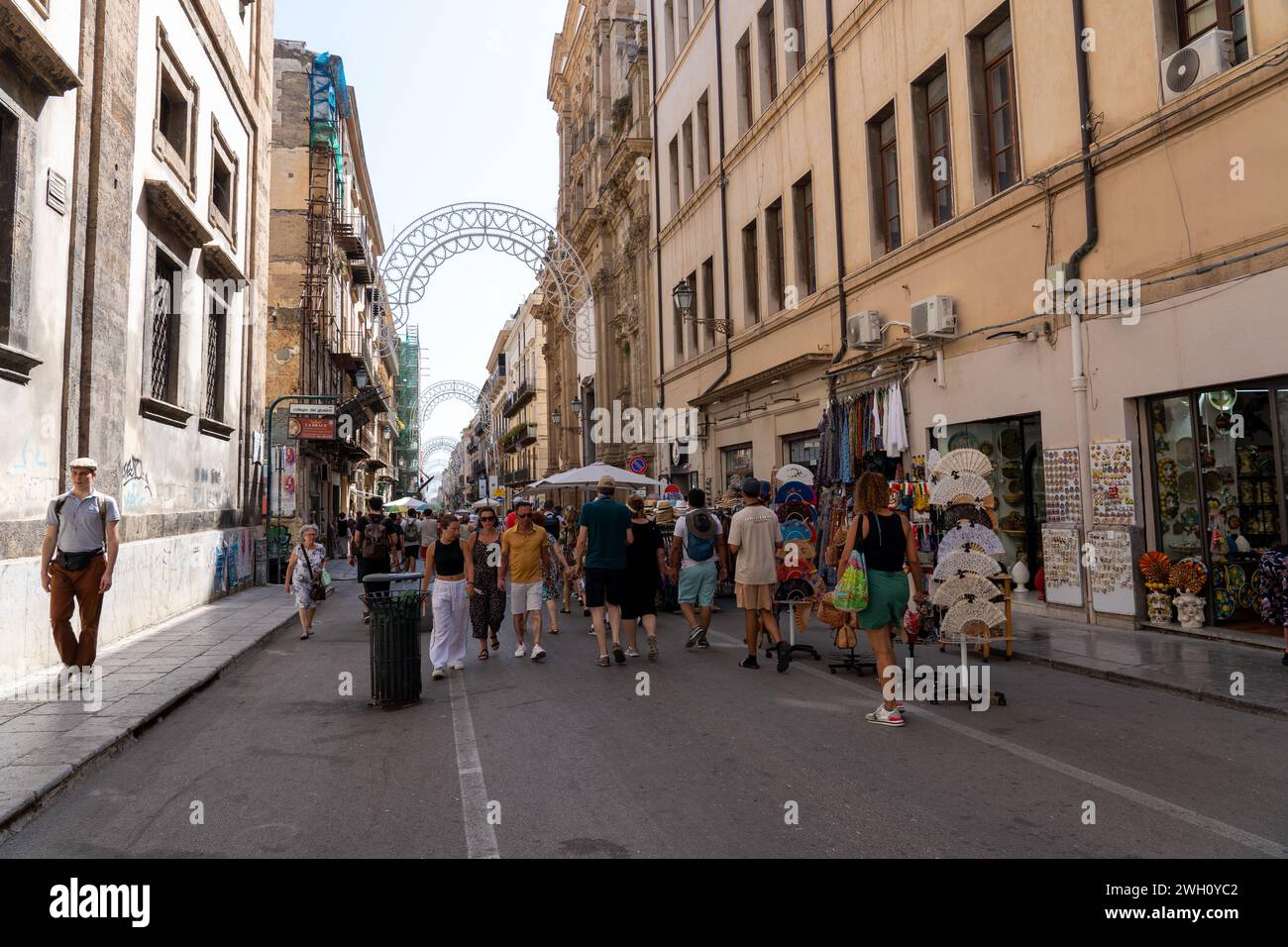 Main shopping street in Palermo, Sicily Stock Photo - Alamy