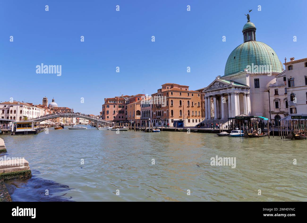 Grand Canal traffic in Venice Italy Stock Photo - Alamy