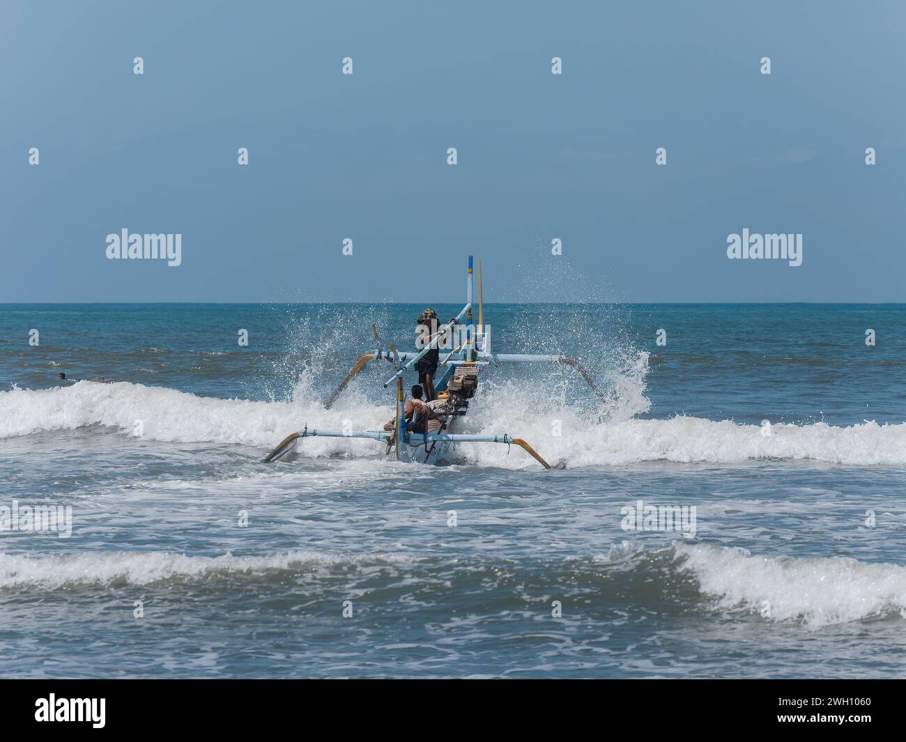 Traditional indonesian fishing boat hi-res stock photography and images ...