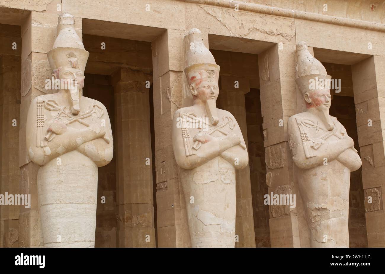 Main statues at the Temple of Hatshepsut. Egypt Stock Photo - Alamy