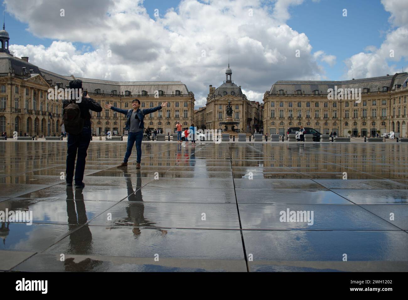 The very famous Place de la Bourse in Bordeaux and its reflecting pool Stock Photo - Alamy