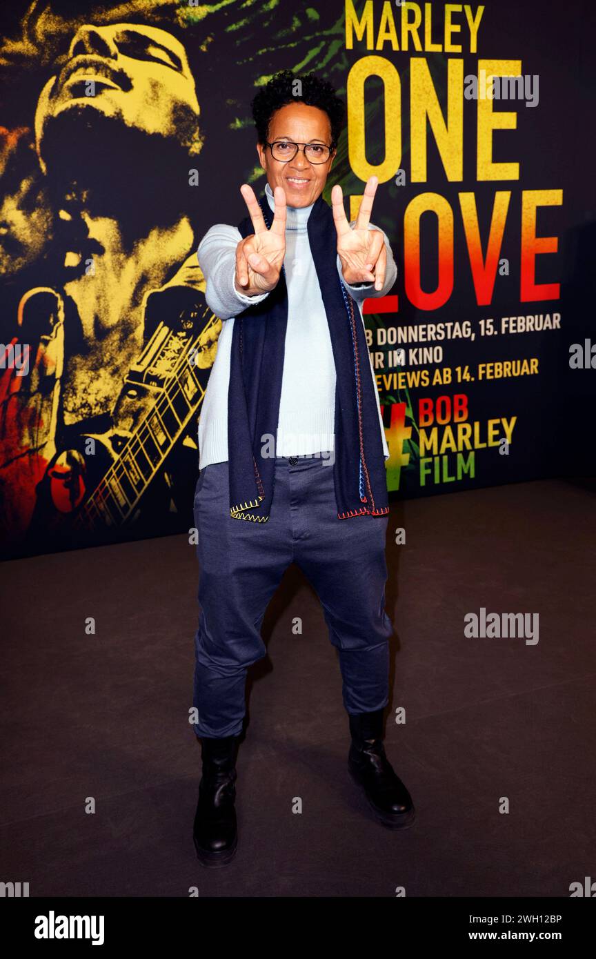 Mo Asumang bei der Premiere des Kinofilms Bob Marley: One Love im Kino ...