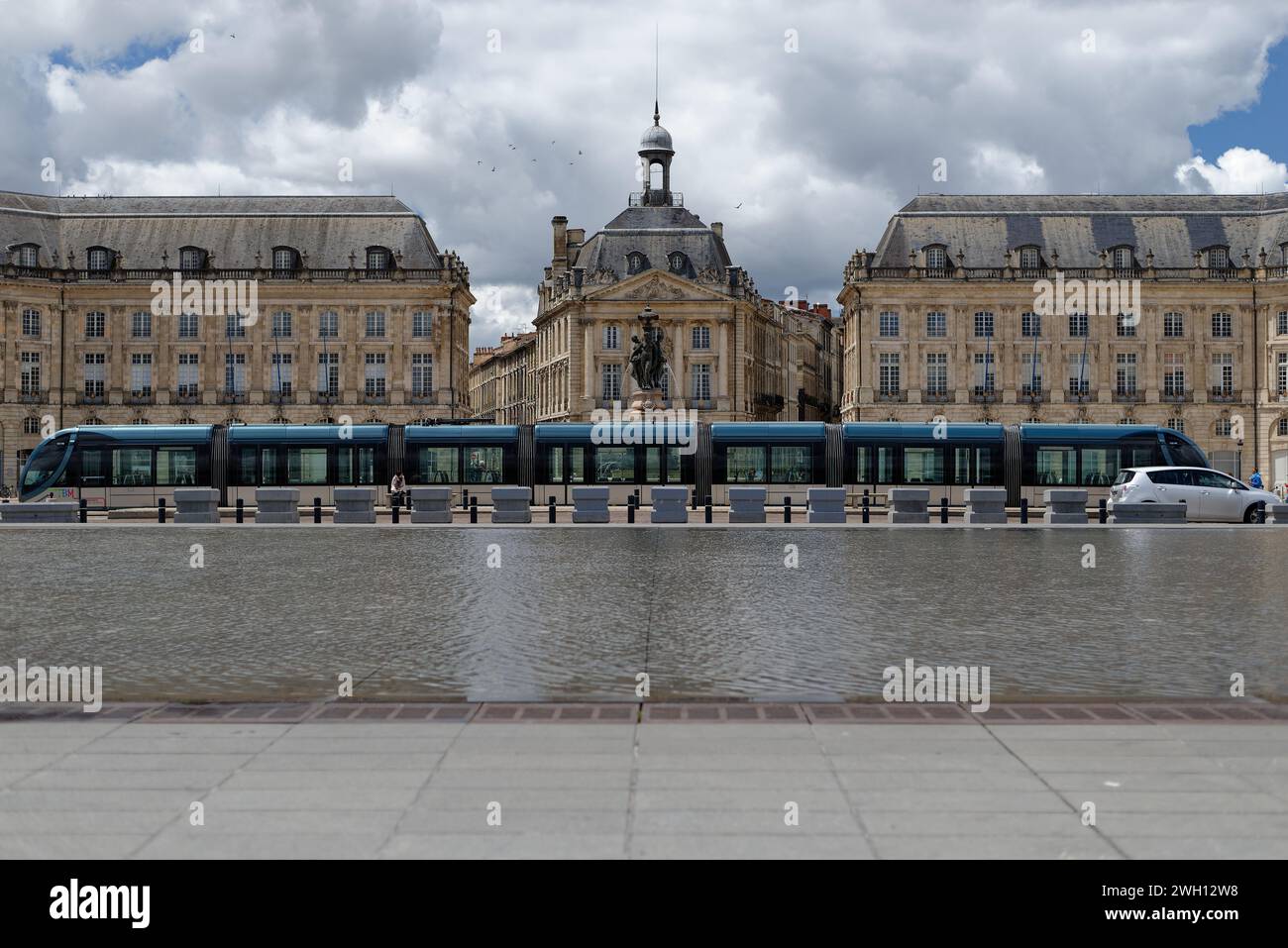 The very famous Place de la Bourse in Bordeaux and its reflecting pool ...