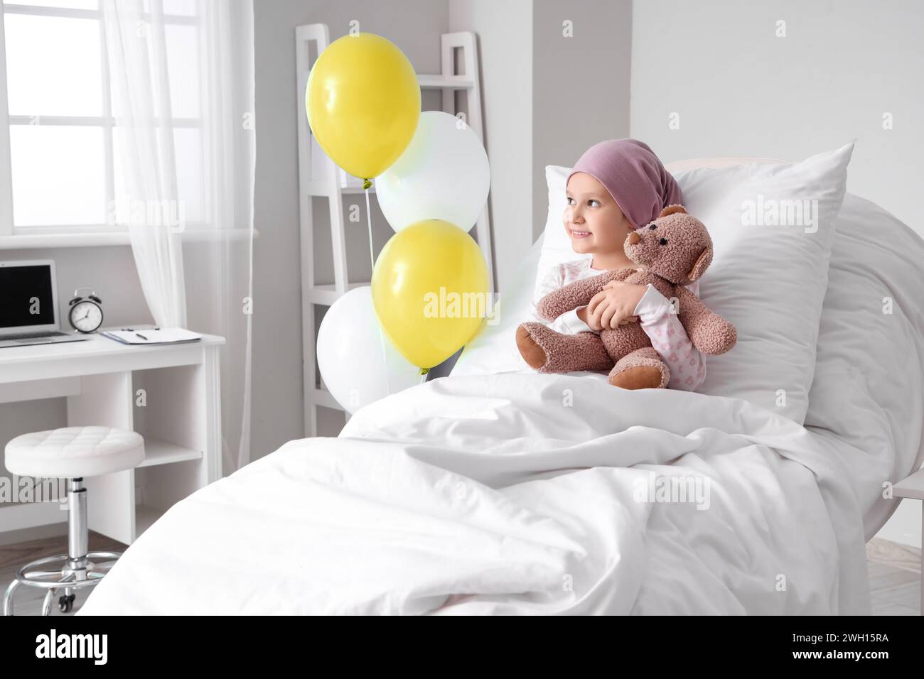 Cancer child bed hi-res stock photography and images - Alamy