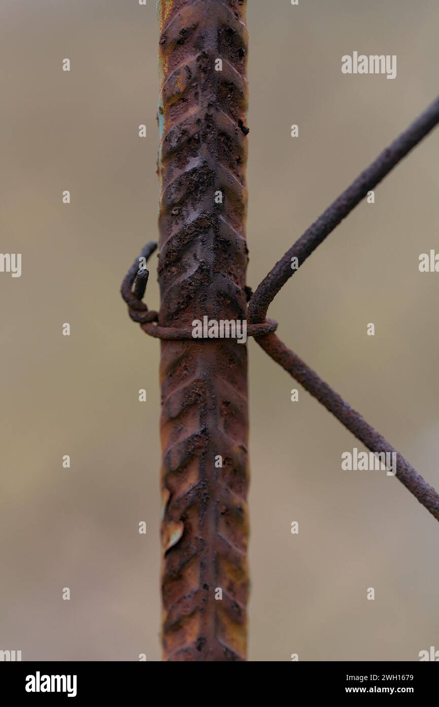 Rebar fence hi-res stock photography and images - Alamy