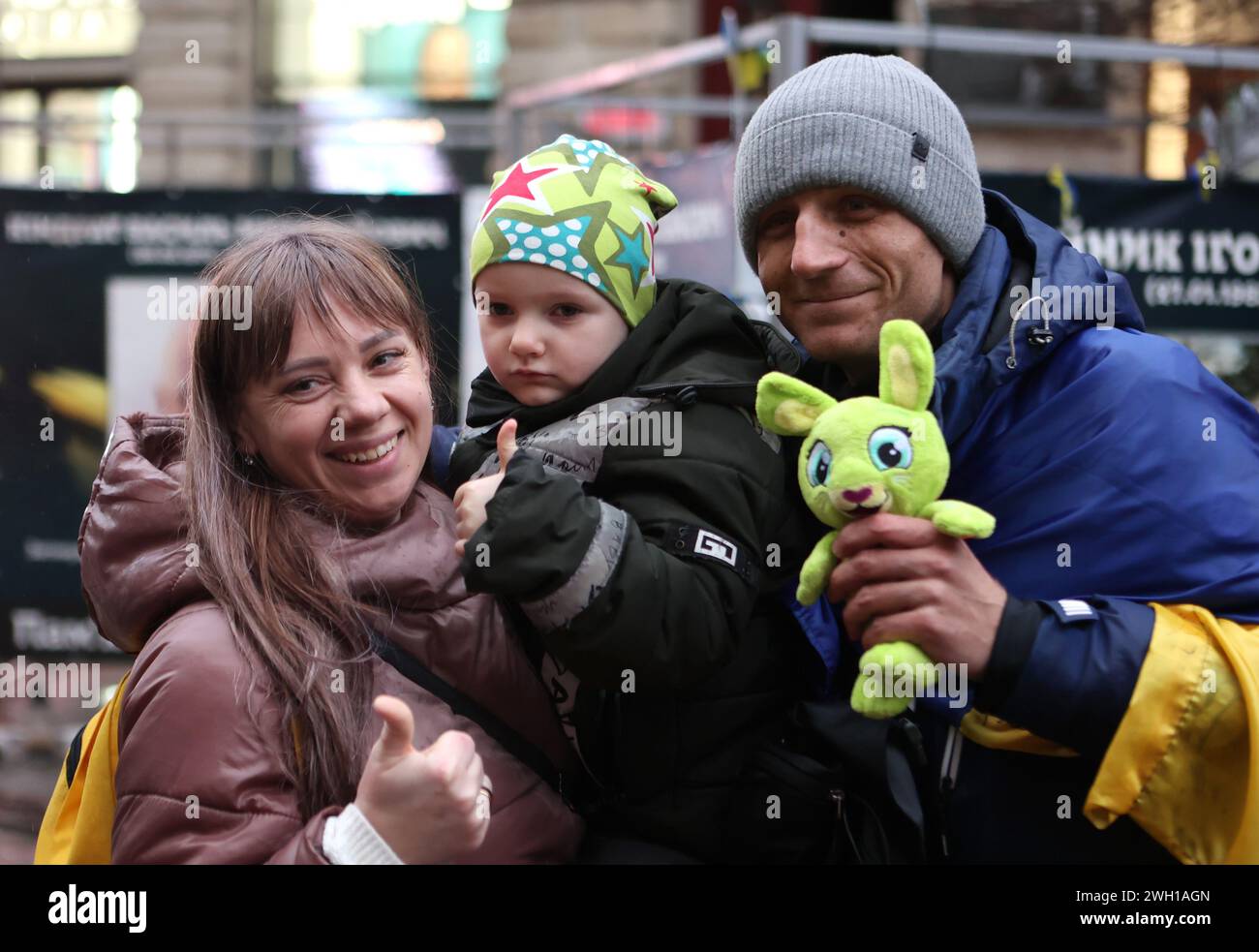 Non Exclusive: IVANO-FRANKIVSK, UKRAINE - FEBRUARY 05, 2024 - A woman with a child in her arms ...