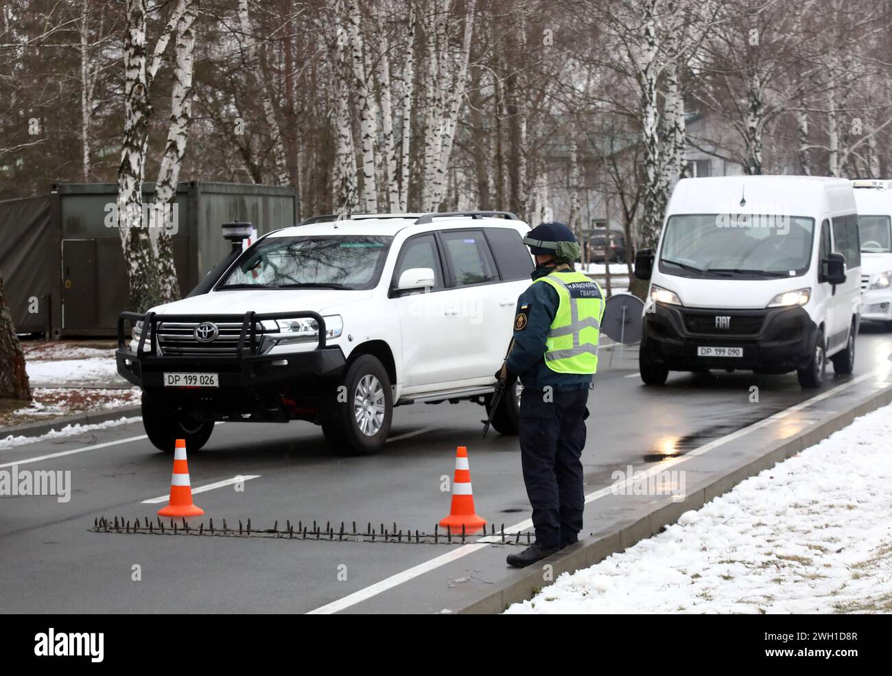 Spike strip hi-res stock photography and images - Alamy