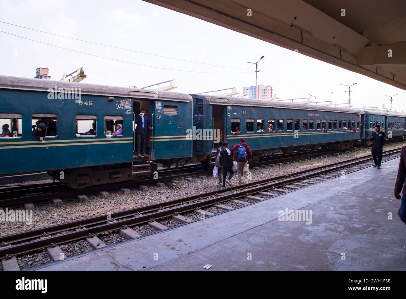 29 December 2023 Dhaka, Bangladesh. Kamlapur Railway Station Stock ...