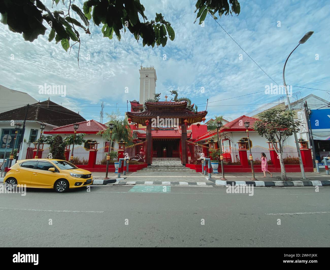 Dragon statue and other Chinese symbol decoration in the gate of ...