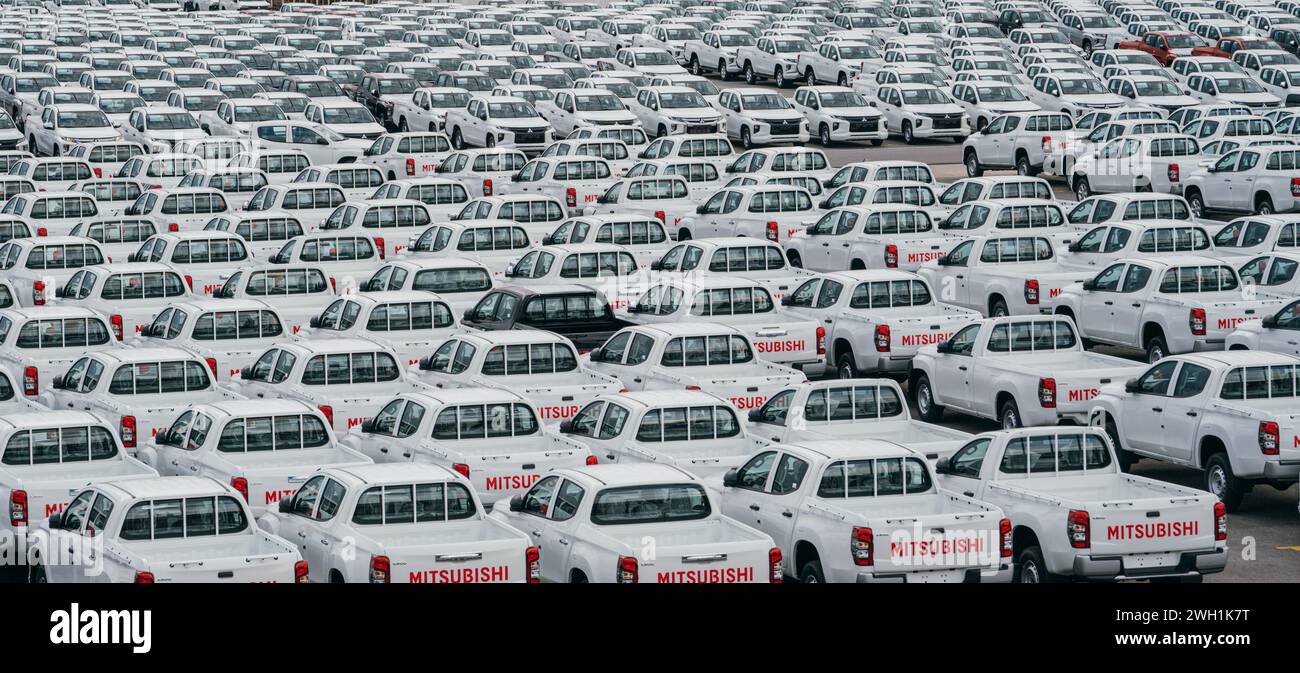 Witness the seamless parking and transportation of new hatchbacks from ...