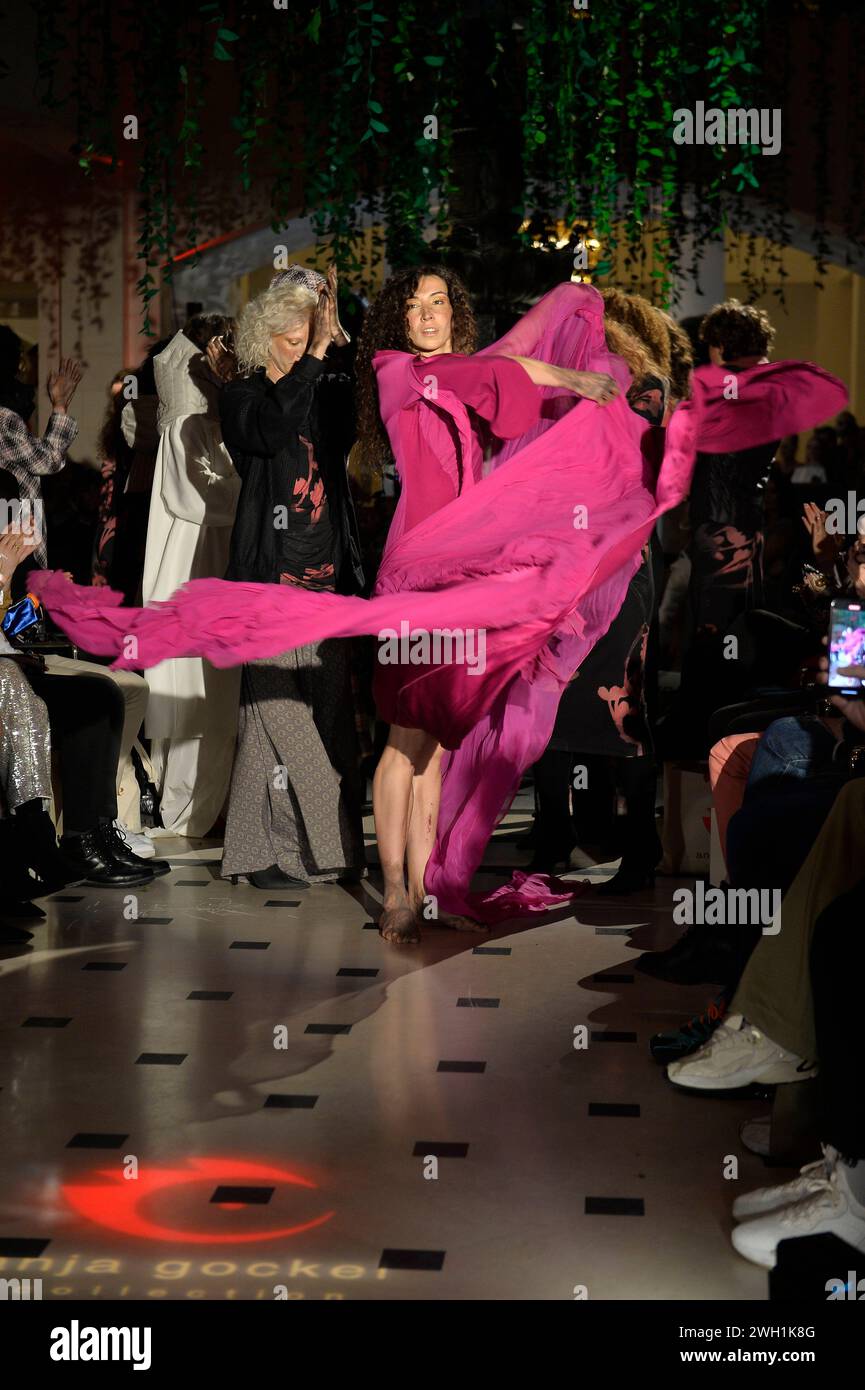 Model / Pulse of Gaia Show am 6.02.2024 im Rahmen der Fashion Week in ...