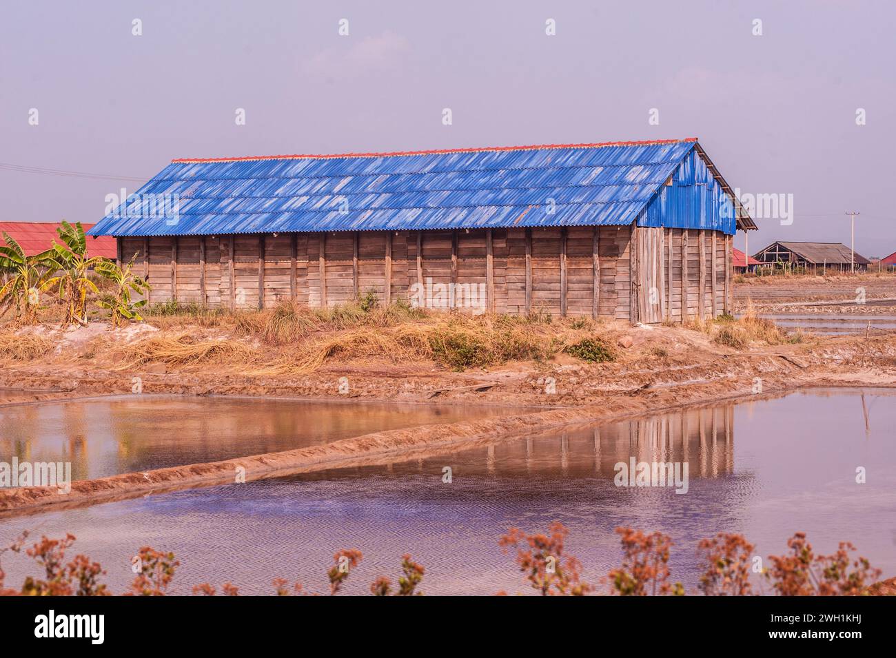 A wooden barn or storage shed used for storing salt in the salt fields ...