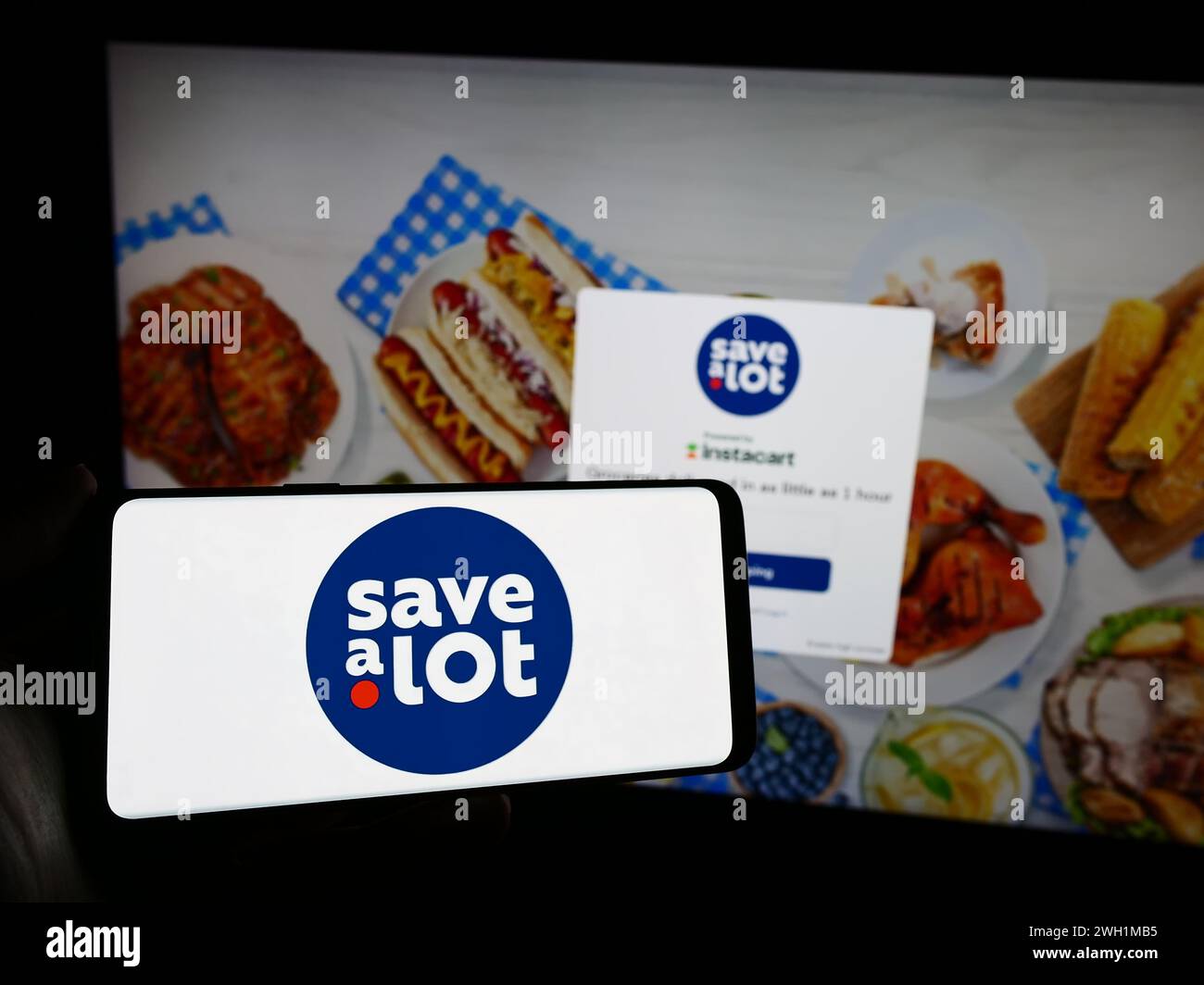 Food stores logo hi-res stock photography and images - Alamy