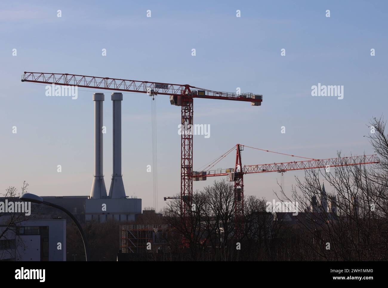 München, Bayern, Deutschland 06. Februar 2024: Hier der Blick auf Kräne ...