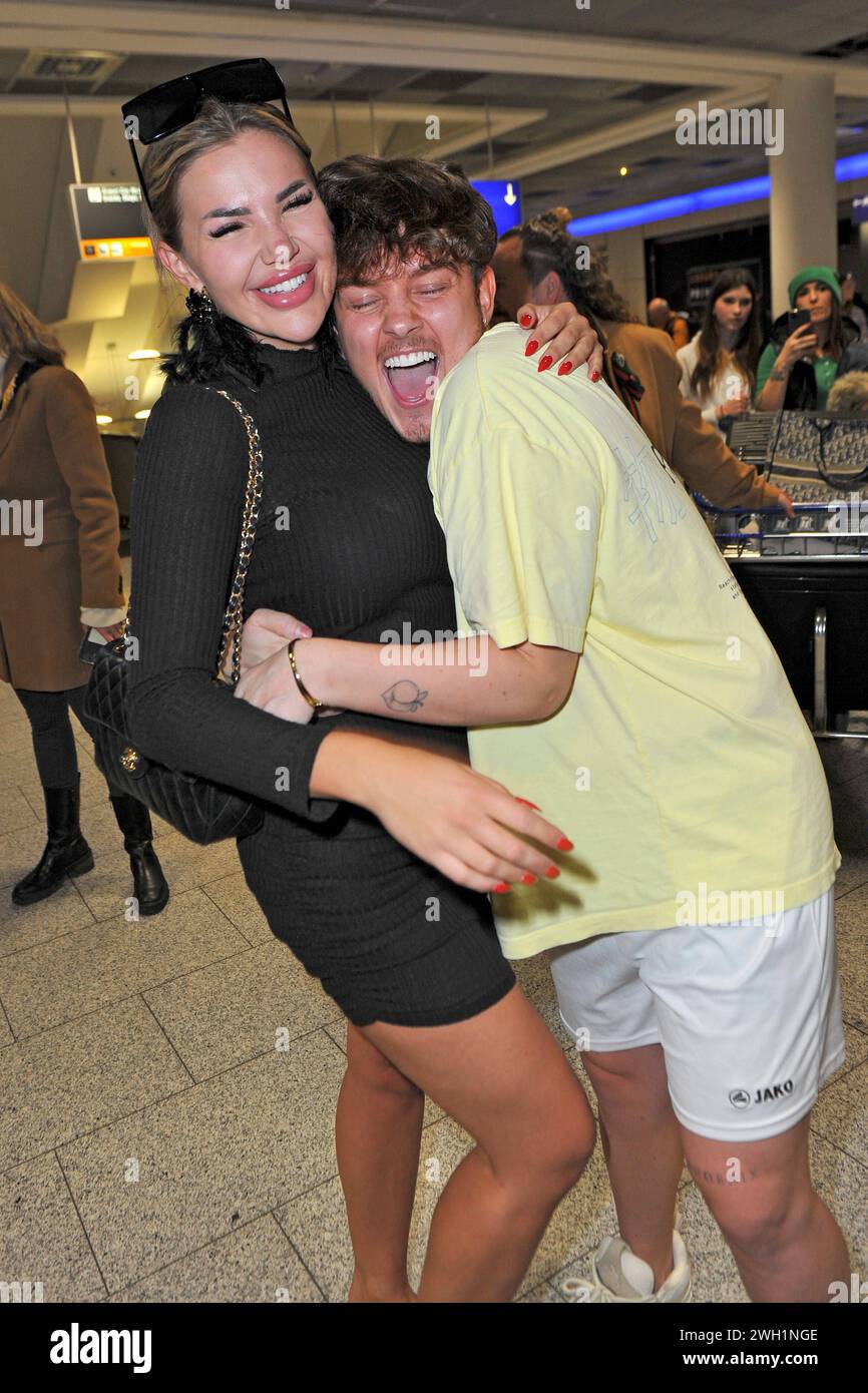 RTL - Dschungelcamp 2024. Kim Virginia Hartung und Twenty4tim bürgl ...