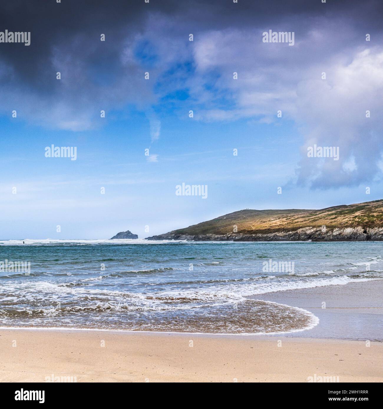 Incoming tide at Crantock Beach in Newquay in Cornwall in the UK Stock ...