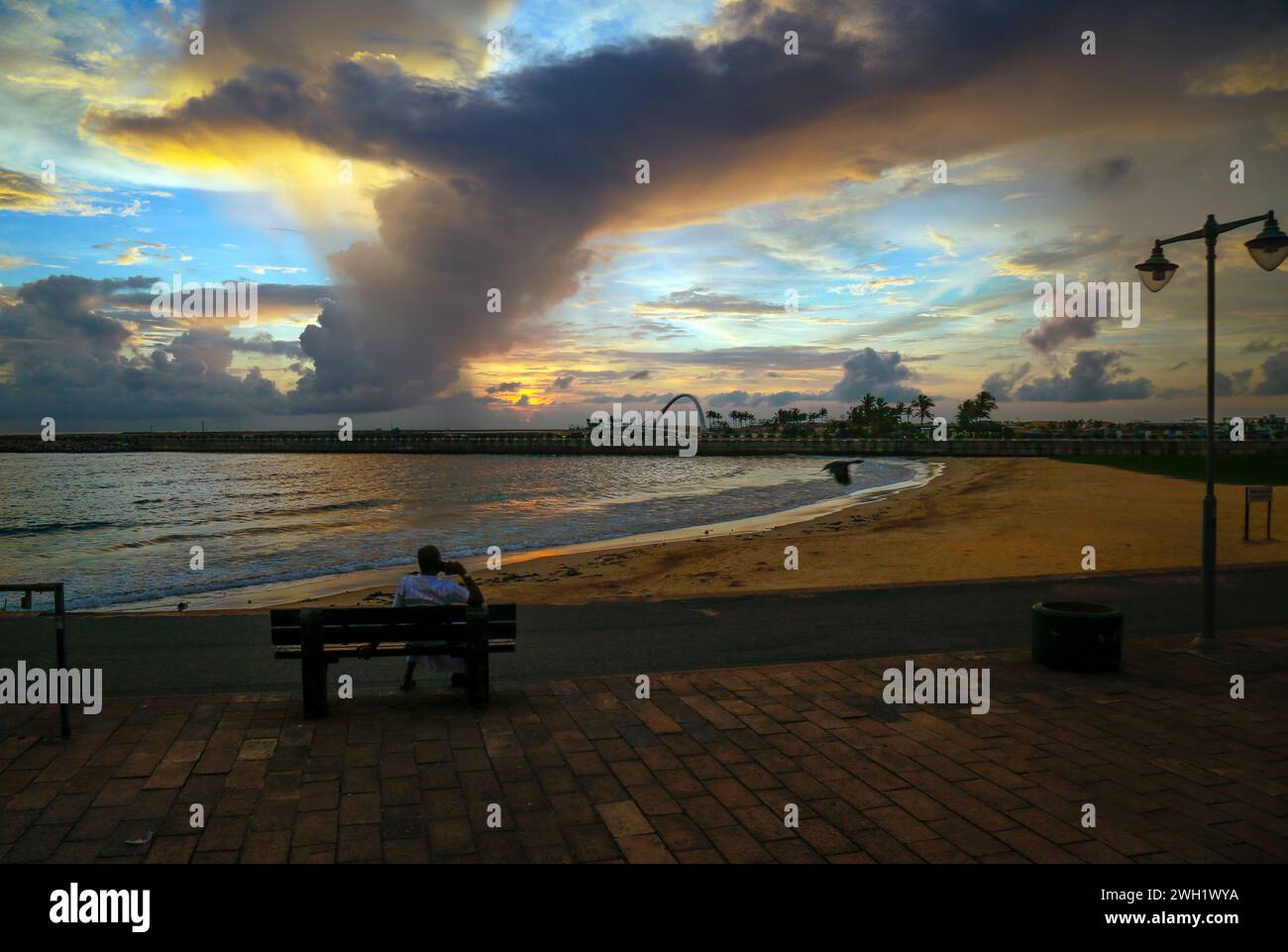 Galle face beach hi-res stock photography and images - Alamy