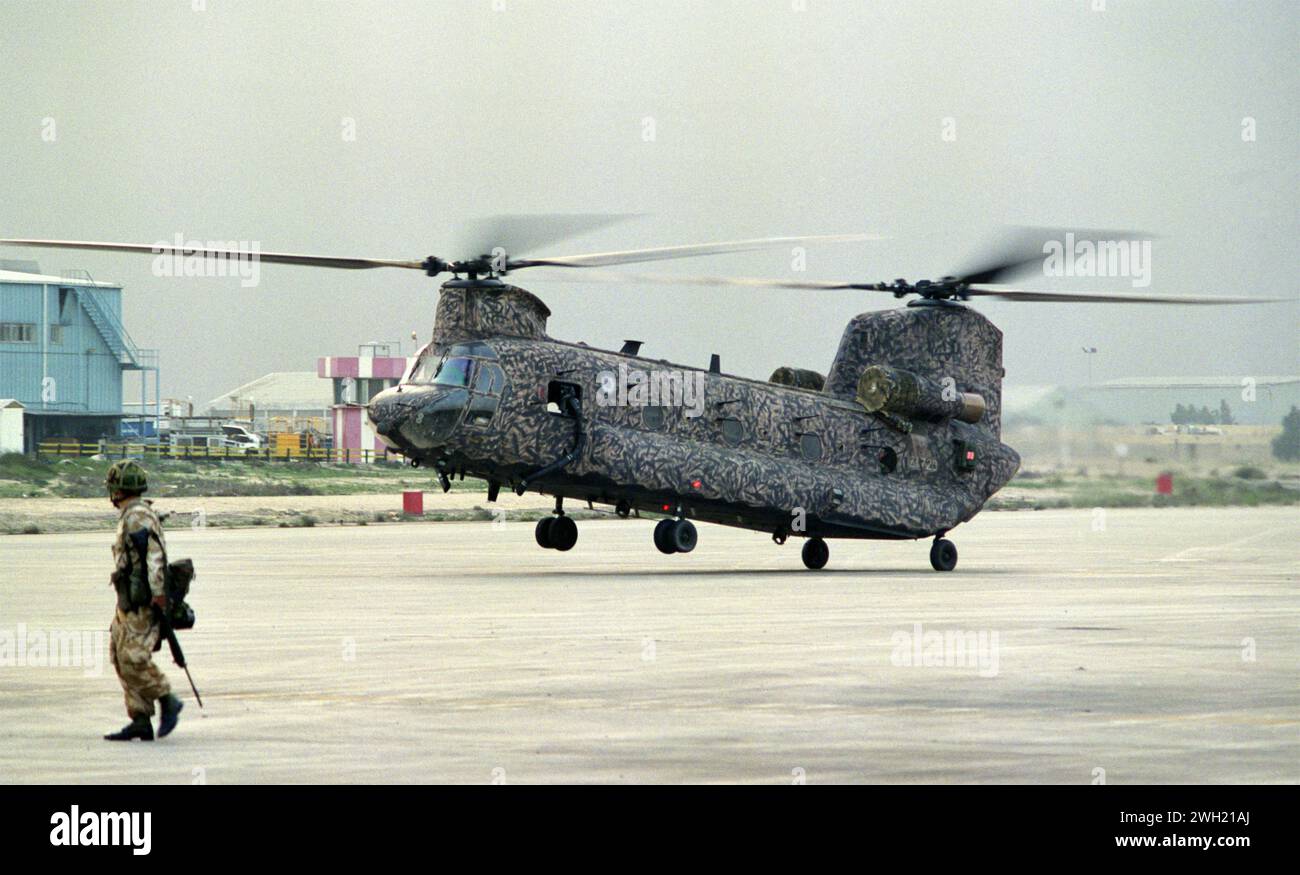 First Gulf War: 6th March 1991 A damaged RAF Boeing CH-47 Chinook ...