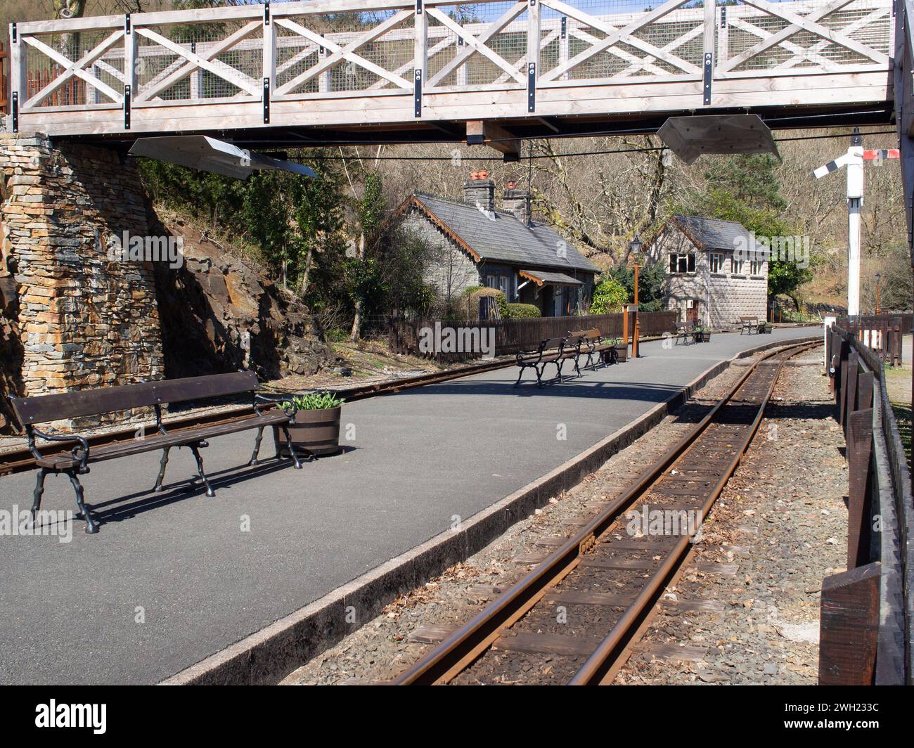 Deserted platform at Tan-y-Bwlch railway station on the narrow gauge ...