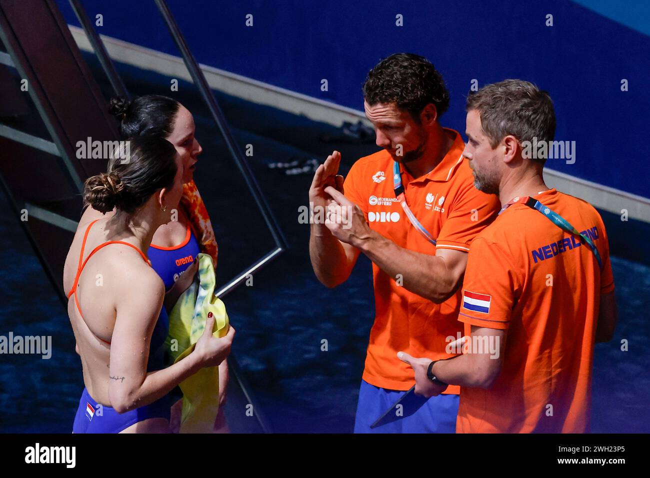 Diving woman 3m synchronized hi-res stock photography and images - Alamy